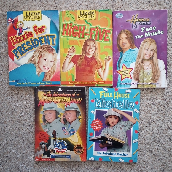 Barnes & Noble | Other | Y2k Kids Books Lizzie Mcguire Hannah Montana ...